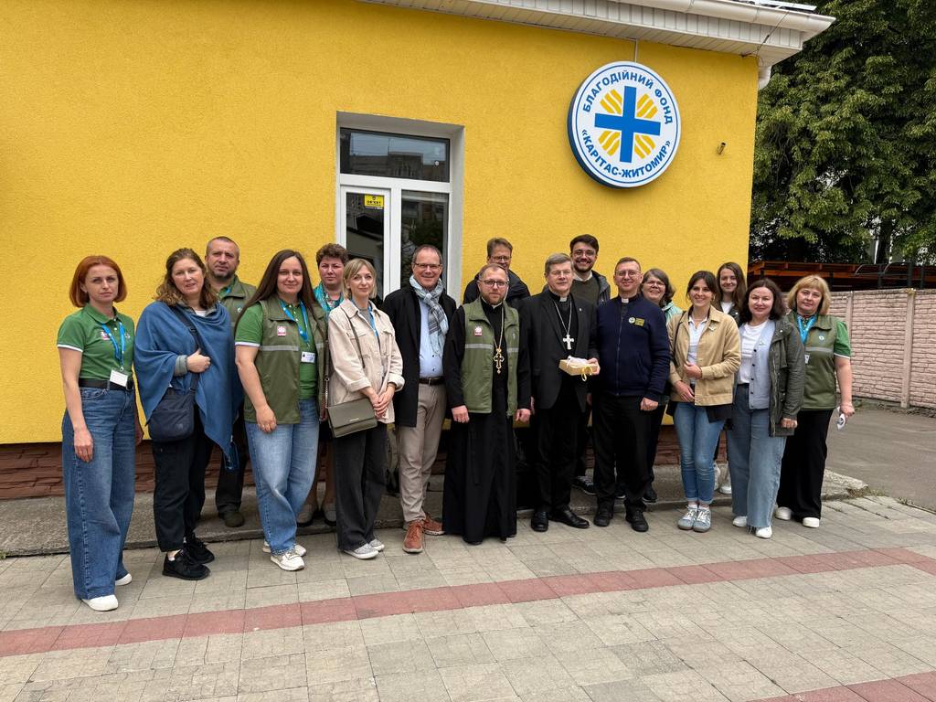 Hochrangige Delegation besucht Caritaszentren in Ukraine